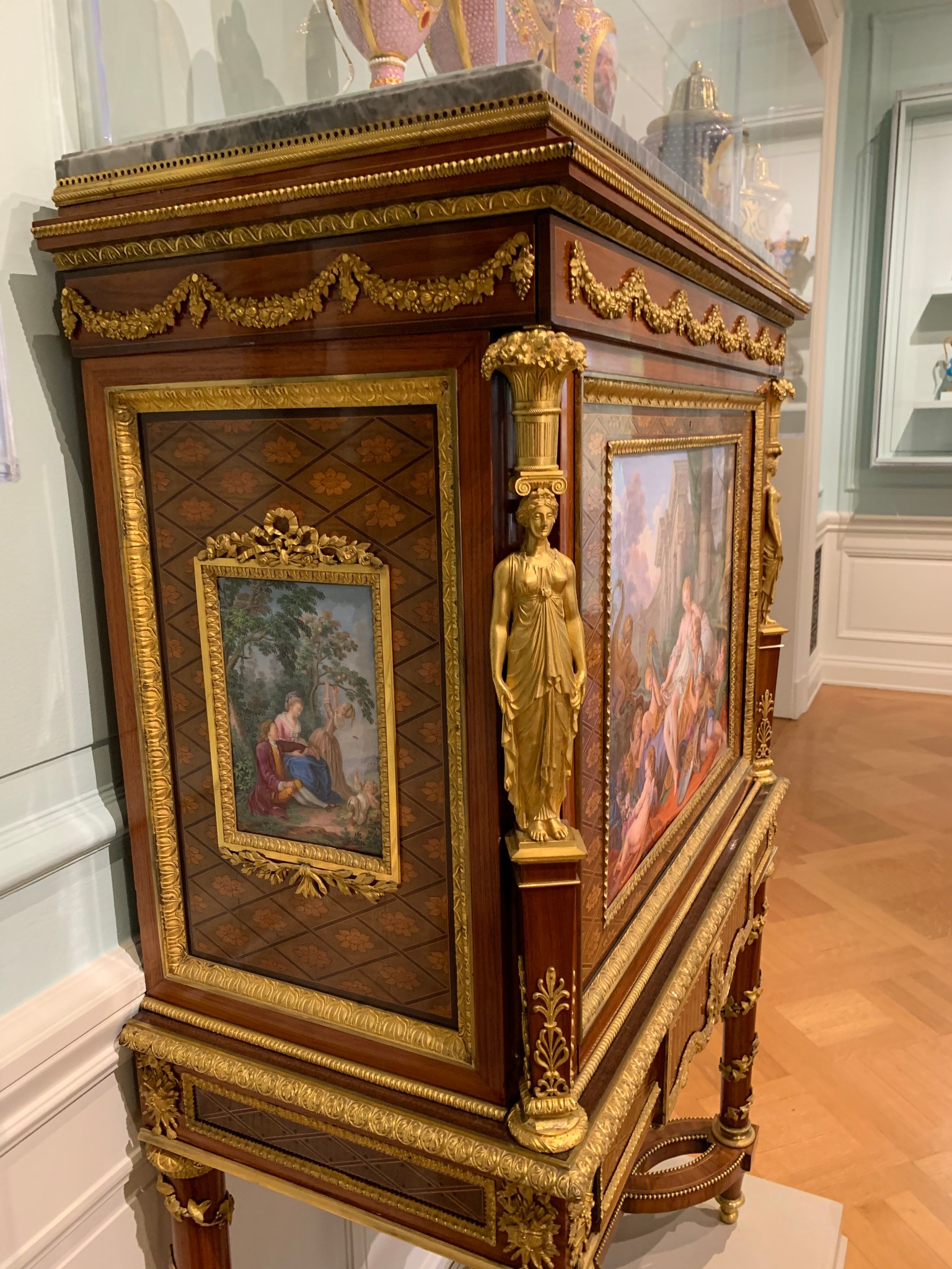 Inside the Henry and Arabella Huntington Mansion at the San Marino ...