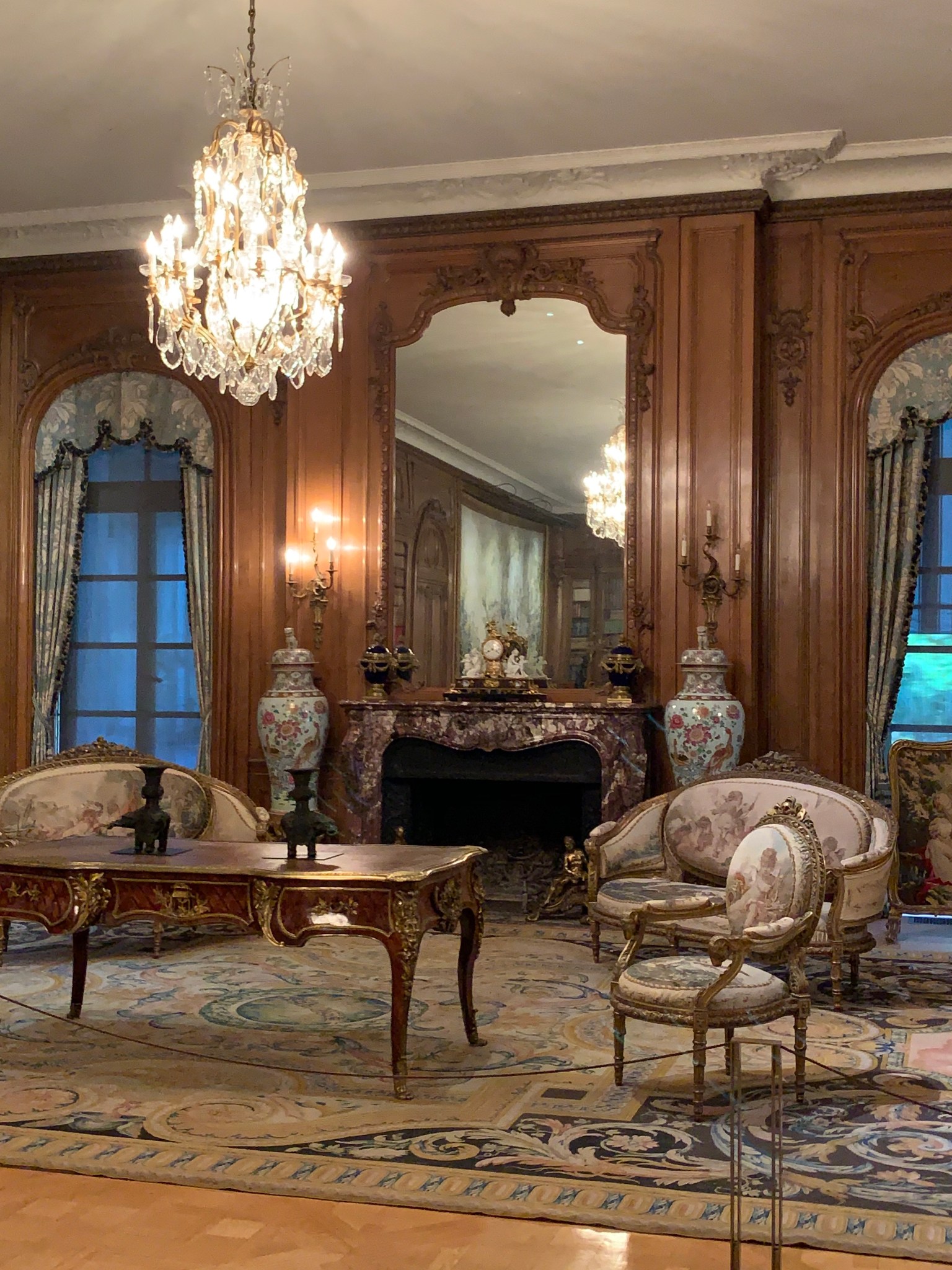 Inside the Henry and Arabella Huntington Mansion at the San Marino ...