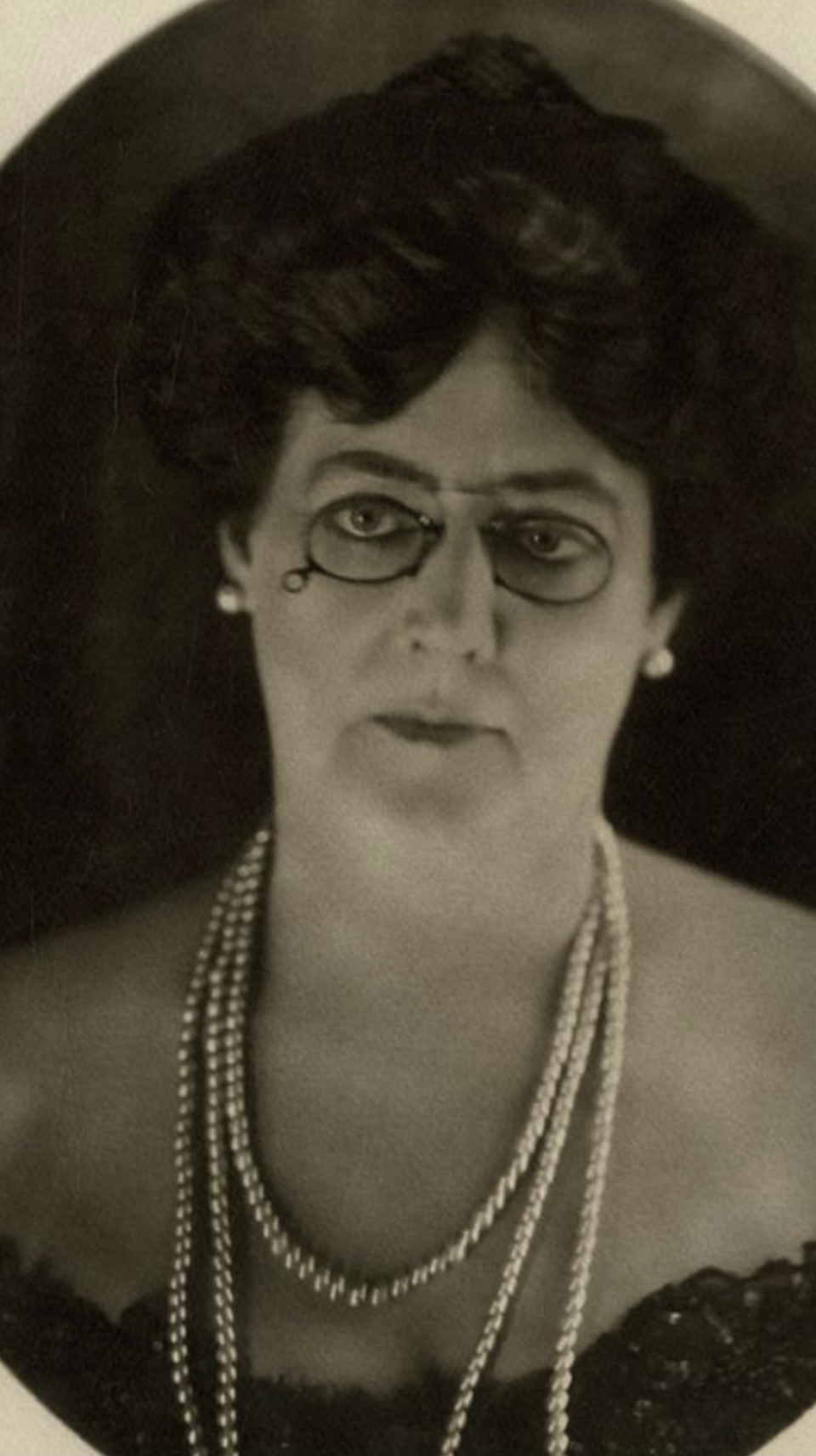 Arabella Huntington’s: Portraits, Tiaras, and Jewels – Inside the ...