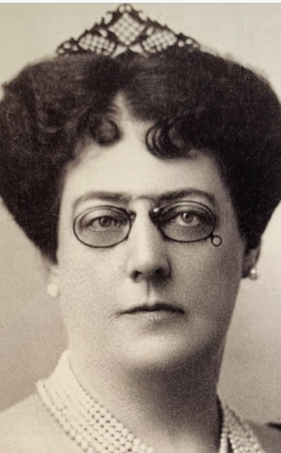 Arabella Huntington’s: Portraits, Tiaras, and Jewels – Inside the ...
